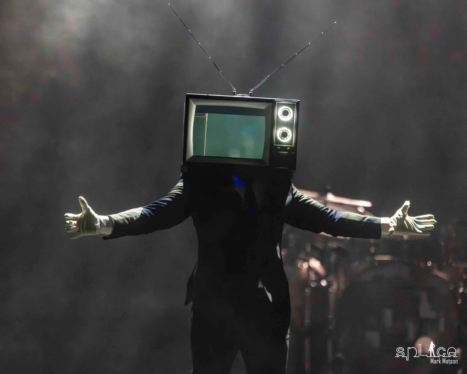 Shinedown's Dance, Kid, Dance Tour Ignites Benchmark International ...